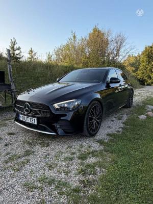 Черный Мерседес E 220 2021 в Кедайняй, объемом двигателя 2.00 л и пробегом 200 тыс. км за 28000 €, фото  на AUTOMOTO.COM.LV