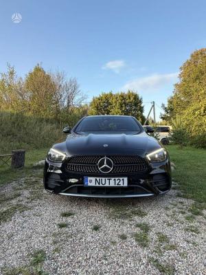 Черный Мерседес E 220 2021 в Кедайняй, объемом двигателя 2.00 л и пробегом 200 тыс. км за 28000 €, фото 3 на AUTOMOTO.COM.LV
