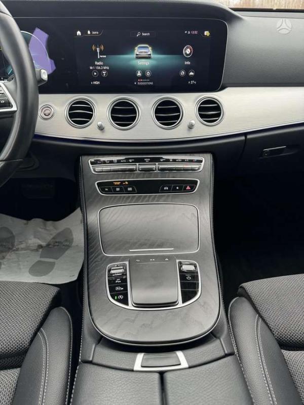 Black Mercedes-Benz E 220 2022 in Siauliai, with an engine capacity of 1.95 L and mileage of 63 thousand km for 39990 €, photo 11 on AUTOMOTO.COM.LV