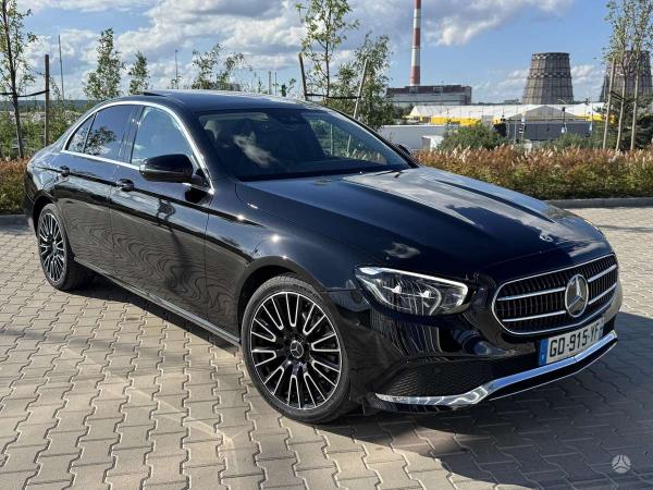 Melns Mercedes-Benz E 220 2022 Viļņa, ar dzinēja tilpumu 1.95 L un nobraukumu 295 tūkst. km par 20999 €, foto 3 vietnē AUTOMOTO.COM.LV