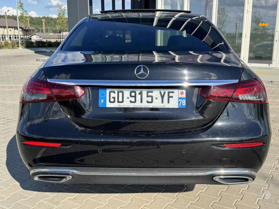 Черный Мерседес E 220 2022 в Вильнюс, объемом двигателя 1.95 л и пробегом 295 тыс. км за 20999 €, фото 7 на AUTOMOTO.COM.LV