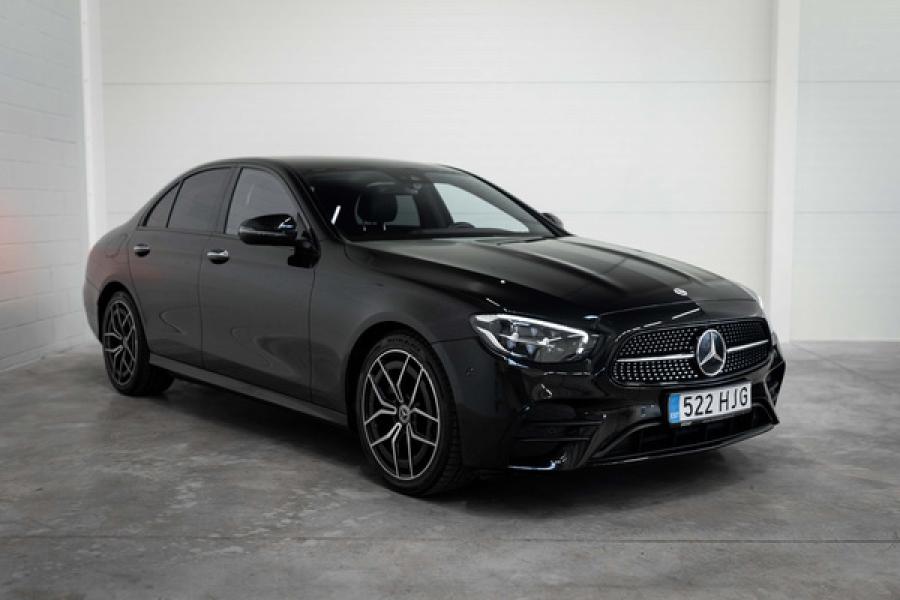 Black Mercedes-Benz E 220 2022 in Tallinn, with an engine capacity of 2.00 L and mileage of 114 thousand km for 27990 €, photo 1 on AUTOMOTO.COM.LV