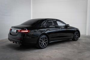 Black Mercedes-Benz E 220 2022 in Tallinn, with an engine capacity of 2.00 L and mileage of 114 thousand km for 27990 €, photo 5 on AUTOMOTO.COM.LV