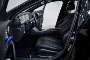 Black Mercedes-Benz E 220 2022 in Tallinn, with an engine capacity of 2.00 L and mileage of 114 thousand km for 27990 €, photo 8 on AUTOMOTO.COM.LV