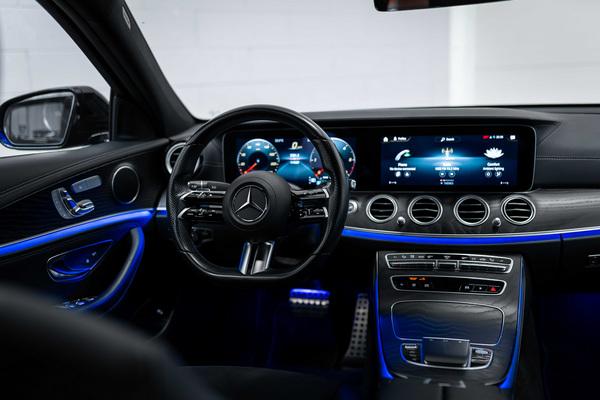 Black Mercedes-Benz E 220 2022 in Tallinn, with an engine capacity of 2.00 L and mileage of 114 thousand km for 27990 €, photo 10 on AUTOMOTO.COM.LV