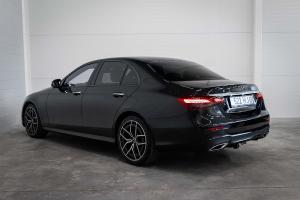Black Mercedes-Benz E 220 2022 in Tallinn, with an engine capacity of 2.00 L and mileage of 114 thousand km for 27990 €, photo 18 on AUTOMOTO.COM.LV