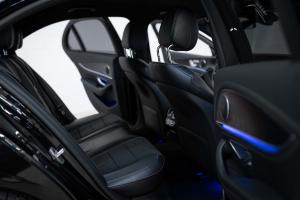 Black Mercedes-Benz E 220 2022 in Tallinn, with an engine capacity of 2.00 L and mileage of 114 thousand km for 27990 €, photo 25 on AUTOMOTO.COM.LV