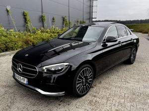 Melns Mercedes-Benz E 220 2022 Viļņa, ar dzinēja tilpumu 2.00 L un nobraukumu 250 tūkst. km par 20999 €, foto  vietnē AUTOMOTO.COM.LV