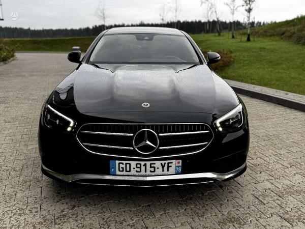 Черный Мерседес E 220 2022 в Вильнюс, объемом двигателя 2.00 л и пробегом 250 тыс. км за 20999 €, фото 2 на AUTOMOTO.COM.LV