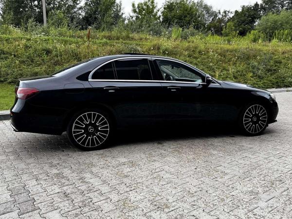 Черный Мерседес E 220 2022 в Вильнюс, объемом двигателя 2.00 л и пробегом 250 тыс. км за 20999 €, фото 4 на AUTOMOTO.COM.LV