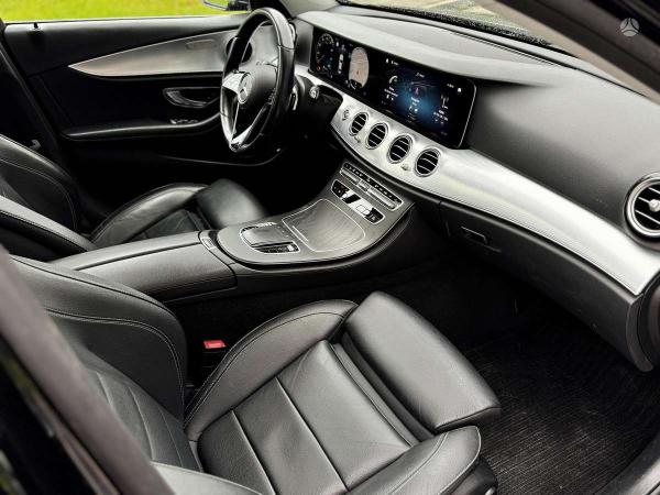 Черный Мерседес E 220 2022 в Вильнюс, объемом двигателя 2.00 л и пробегом 250 тыс. км за 20999 €, фото 10 на AUTOMOTO.COM.LV