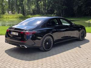 Черный Мерседес E 220 2024 в Электренай, объемом двигателя 1.99 л и пробегом 76 тыс. км за 53000 €, фото 7 на AUTOMOTO.COM.LV