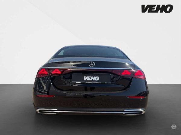 Melns Mercedes-Benz E 220 2025 Viļņa, ar dzinēja tilpumu 1.99 L un nobraukumu 14 tūkst. km par 48900 €, foto 5 vietnē AUTOMOTO.COM.LV