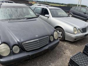 Black Mercedes-Benz E 220 2001 in Kaunas, with an engine capacity of 0.00 L and mileage of 230 thousand km for 1500 €, photo  on AUTOMOTO.COM.LV