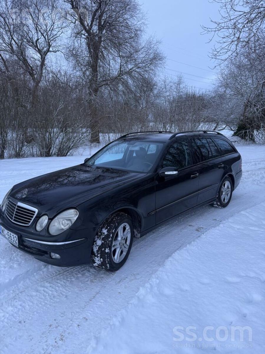 Black Mercedes-Benz E 220 2003 in Liepaja, with an engine capacity of 2.20 L and mileage of 444 thousand km for 1400 €, photo 5 on AUTOMOTO.COM.LV