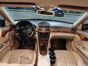 Melns Mercedes-Benz E 220 2004 Klaipėda, ar dzinēja tilpumu 2.15 L un nobraukumu 353 tūkst. km par 2000 €, foto 7 vietnē AUTOMOTO.COM.LV
