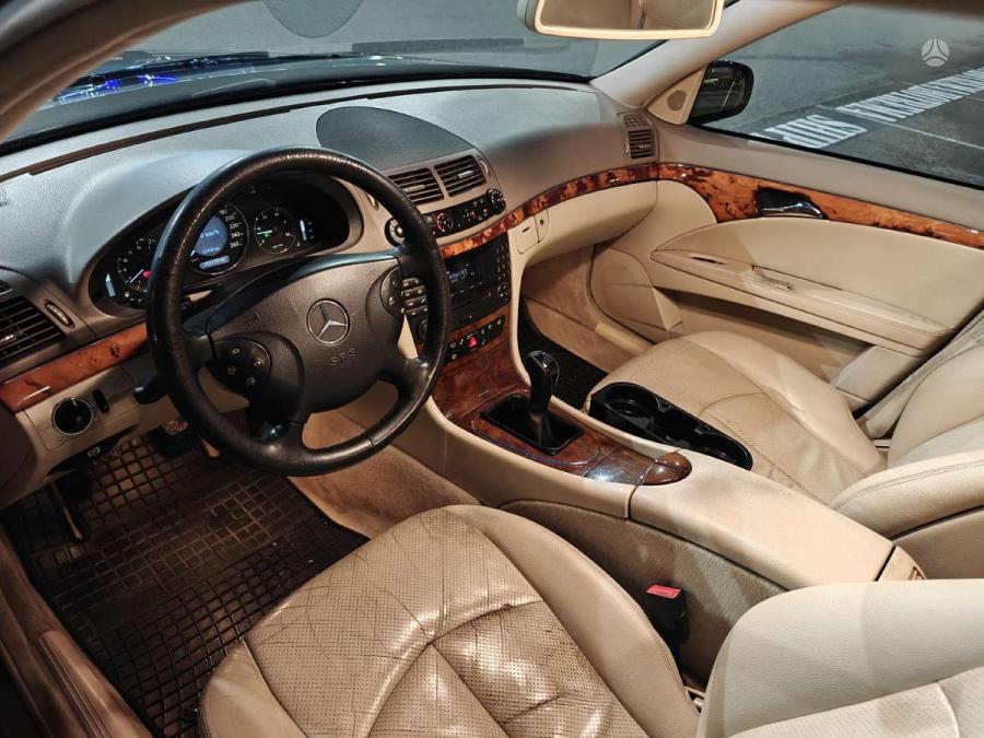 Melns Mercedes-Benz E 220 2004 Klaipėda, ar dzinēja tilpumu 2.15 L un nobraukumu 353 tūkst. km par 2000 €, foto 10 vietnē AUTOMOTO.COM.LV