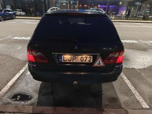 Melns Mercedes-Benz E 220 2004 Klaipėda, ar dzinēja tilpumu 2.15 L un nobraukumu 353 tūkst. km par 2000 €, foto 20 vietnē AUTOMOTO.COM.LV