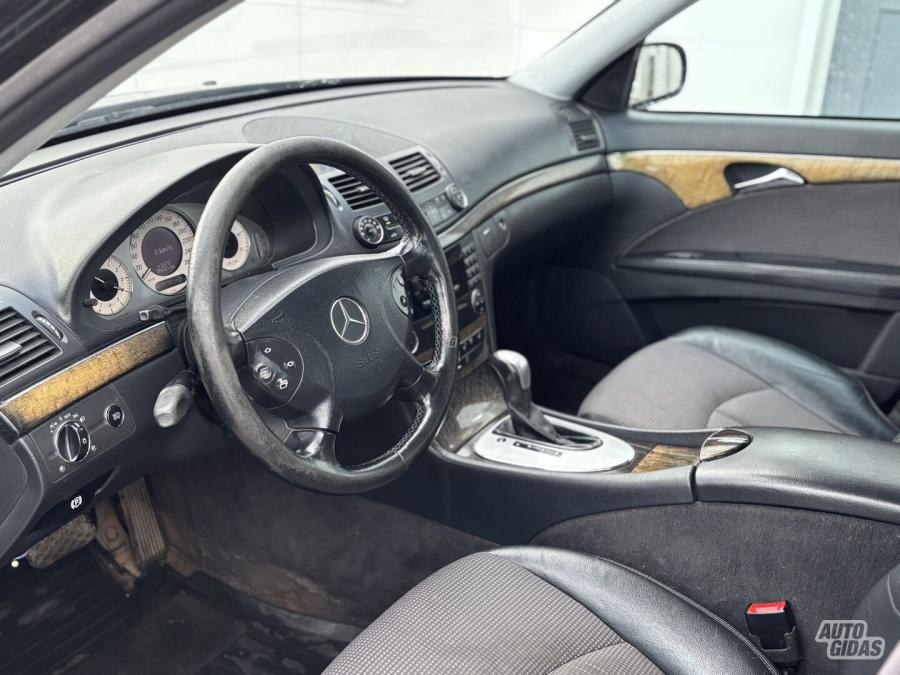 Black Mercedes-Benz E 220 2004 in Vilnius, with an engine capacity of 2.10 L and mileage of 380 thousand km for 1500 €, photo 12 on AUTOMOTO.COM.LV