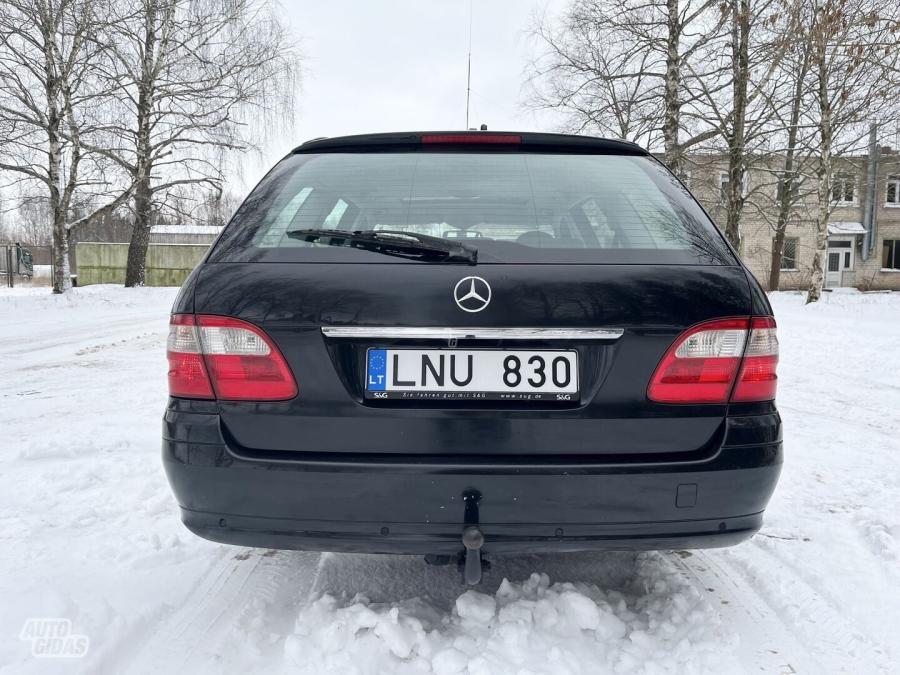 Black Mercedes-Benz E 220 2004 in Siauliai, with an engine capacity of 2.10 L and mileage of 350 thousand km for 2199 €, photo 5 on AUTOMOTO.COM.LV