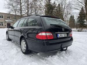 Black Mercedes-Benz E 220 2004 in Siauliai, with an engine capacity of 2.10 L and mileage of 350 thousand km for 2199 €, photo 14 on AUTOMOTO.COM.LV