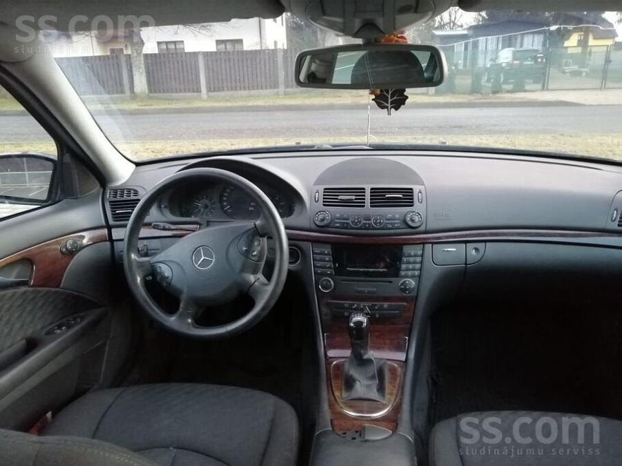 Черный Мерседес E 220 2004 в Рига, объемом двигателя 2.20 л и пробегом 302 тыс. км за 1000 €, фото 6 на AUTOMOTO.COM.LV