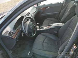 Черный Мерседес E 220 2004 в Рига, объемом двигателя 2.20 л и пробегом 302 тыс. км за 1000 €, фото 7 на AUTOMOTO.COM.LV
