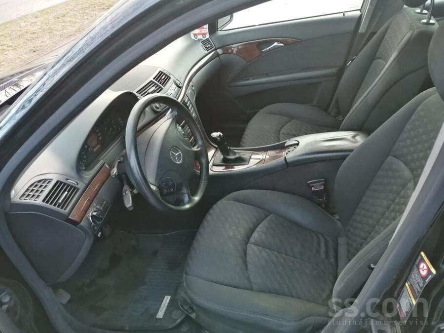 Черный Мерседес E 220 2004 в Рига, объемом двигателя 2.20 л и пробегом 302 тыс. км за 1000 €, фото 7 на AUTOMOTO.COM.LV
