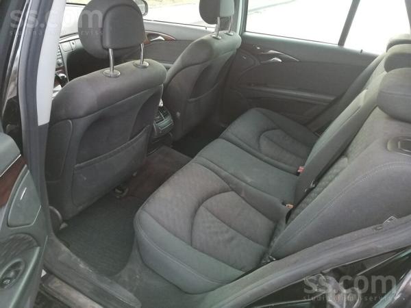 Black Mercedes-Benz E 220 2004 in Riga, with an engine capacity of 2.20 L and mileage of 302 thousand km for 1000 €, photo 8 on AUTOMOTO.COM.LV