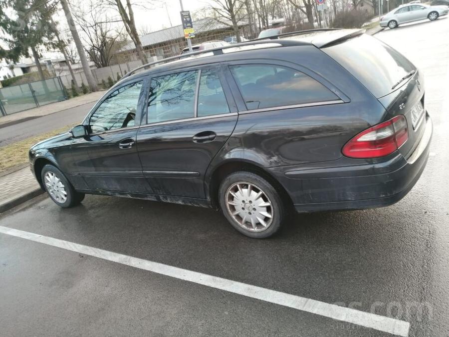 Melns Mercedes-Benz E 220 2004 Rīga, ar dzinēja tilpumu 2.20 L un nobraukumu 302 tūkst. km par 1000 €, foto 4 vietnē AUTOMOTO.COM.LV