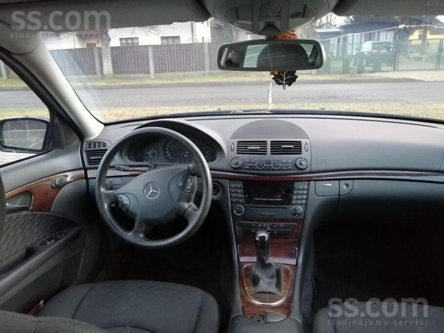 Melns Mercedes-Benz E 220 2004 Rīga, ar dzinēja tilpumu 2.20 L un nobraukumu 302 tūkst. km par 1000 €, foto 6 vietnē AUTOMOTO.COM.LV