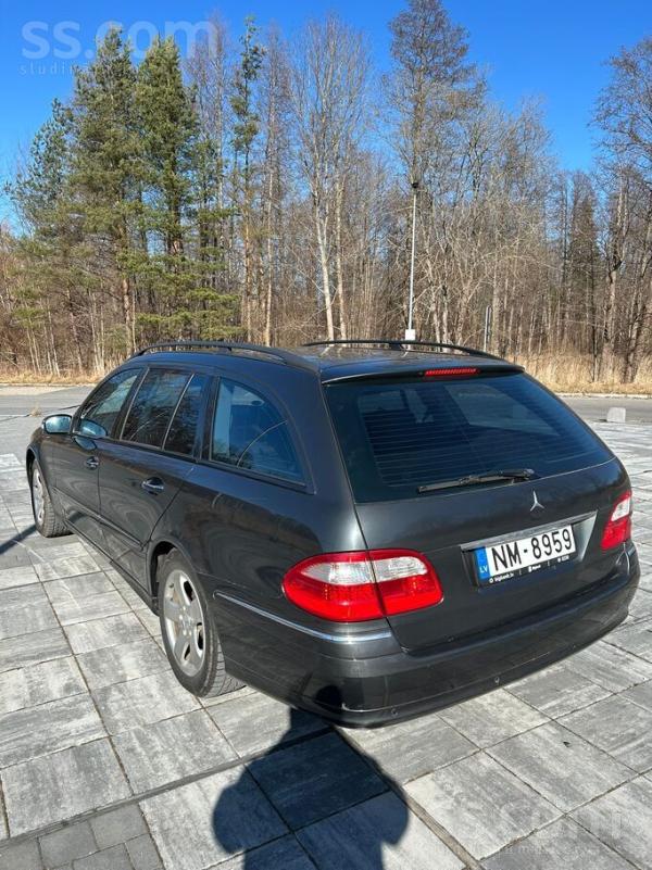 Melns Mercedes-Benz E 220 2004 Liepāja, ar dzinēja tilpumu 2.20 L un nobraukumu 330 tūkst. km par 2000 €, foto 4 vietnē AUTOMOTO.COM.LV