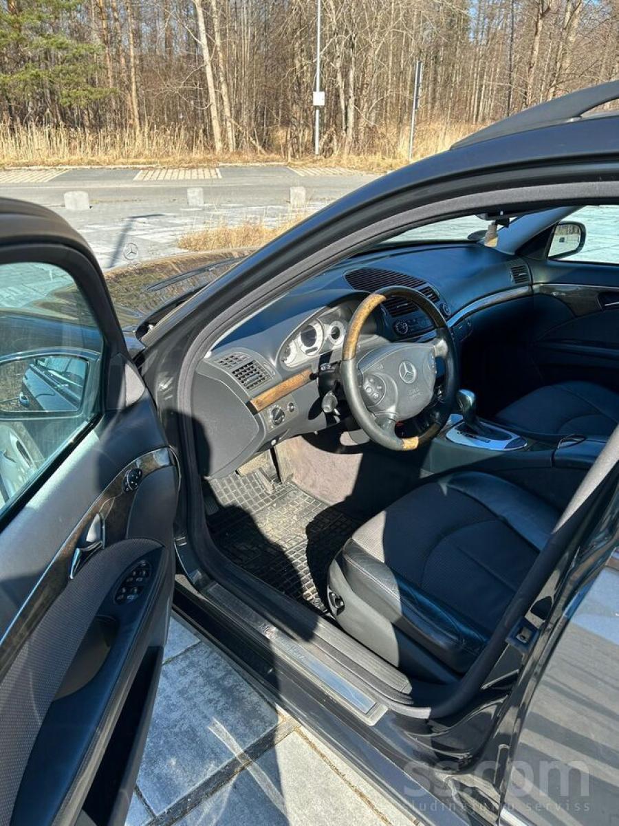 Melns Mercedes-Benz E 220 2004 Liepāja, ar dzinēja tilpumu 2.20 L un nobraukumu 330 tūkst. km par 2000 €, foto 6 vietnē AUTOMOTO.COM.LV