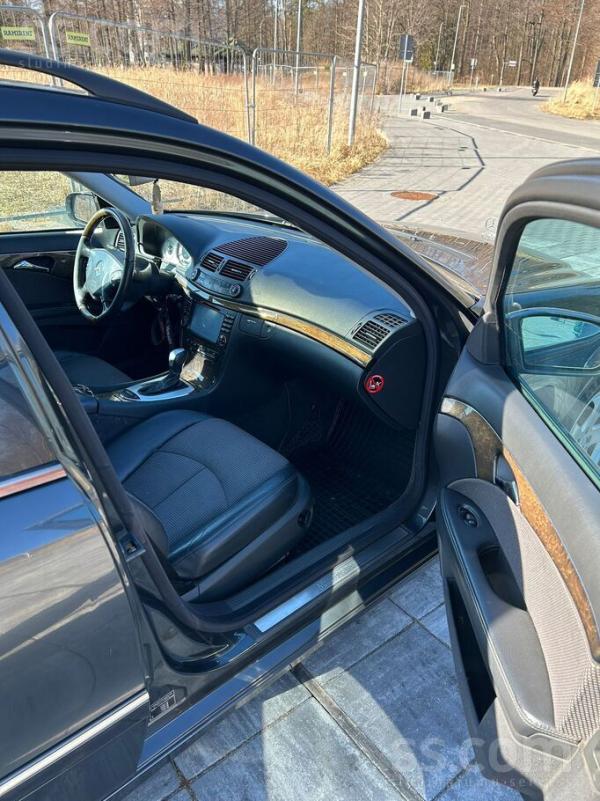 Melns Mercedes-Benz E 220 2004 Liepāja, ar dzinēja tilpumu 2.20 L un nobraukumu 330 tūkst. km par 2000 €, foto 9 vietnē AUTOMOTO.COM.LV