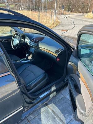 Melns Mercedes-Benz E 220 2004 Liepāja, ar dzinēja tilpumu 2.20 L un nobraukumu 330 tūkst. km par 2000 €, foto 10 vietnē AUTOMOTO.COM.LV