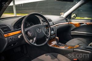 Черный Мерседес E 220 2004 в Рига, объемом двигателя 2.20 л и пробегом 342 тыс. км за 2490 €, фото 10 на AUTOMOTO.COM.LV