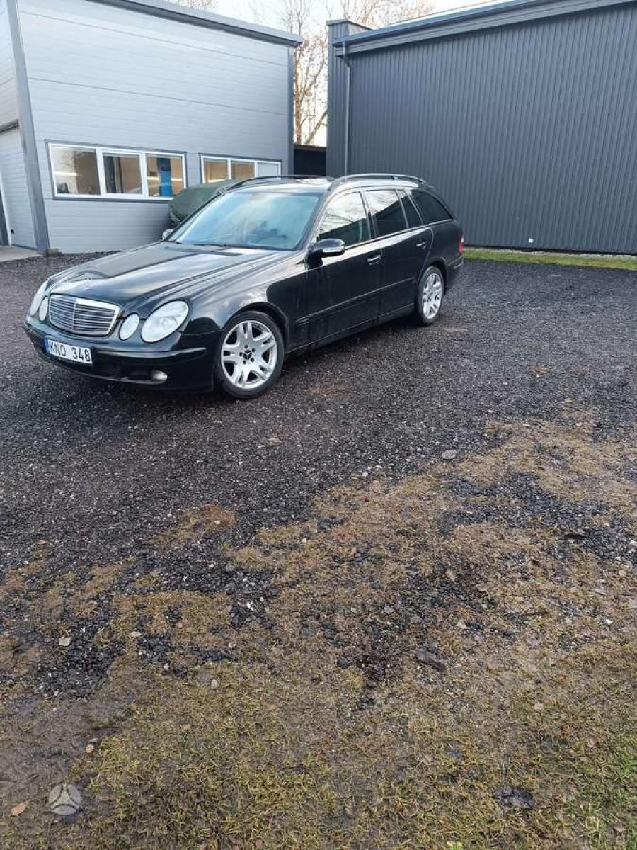 Melns Mercedes-Benz E 220 2005 Prienai, ar dzinēja tilpumu 2.15 L un nobraukumu 486 tūkst. km par 1350 €, foto 1 vietnē AUTOMOTO.COM.LV