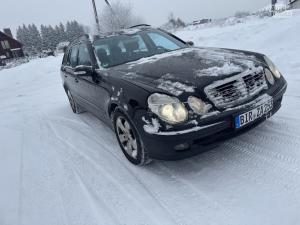 Черный Мерседес E 220 2005 в Вильнюс, объемом двигателя 2.20 л и пробегом 270 тыс. км за 1900 €, фото 14 на AUTOMOTO.COM.LV