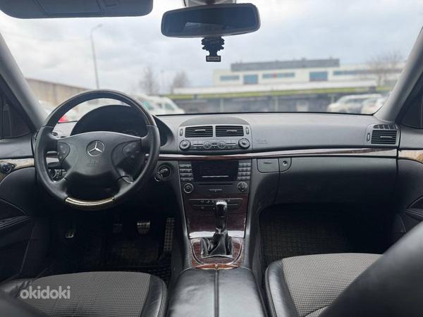 Черный Мерседес E 220 2005 в Нарва, объемом двигателя 2.20 л и пробегом 323 тыс. км за 1390 €, фото 7 на AUTOMOTO.COM.LV