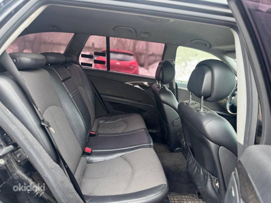 Black Mercedes-Benz E 220 2005 in Narva, with an engine capacity of 2.20 L and mileage of 323 thousand km for 1390 €, photo 9 on AUTOMOTO.COM.LV