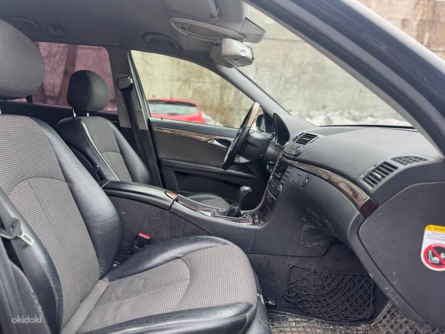 Black Mercedes-Benz E 220 2005 in Narva, with an engine capacity of 2.20 L and mileage of 323 thousand km for 1390 €, photo 15 on AUTOMOTO.COM.LV
