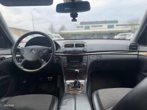 Black Mercedes-Benz E 220 2005 in Narva, with an engine capacity of 2.20 L and mileage of 323 thousand km for 1390 €, photo 16 on AUTOMOTO.COM.LV