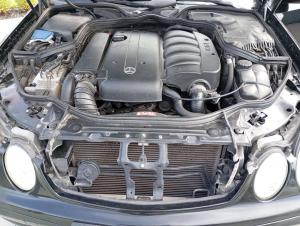 Melns Mercedes-Benz E 220 2005 Šauļi, ar dzinēja tilpumu 2.14 L un nobraukumu 324 tūkst. km par 2350 €, foto 4 vietnē AUTOMOTO.COM.LV
