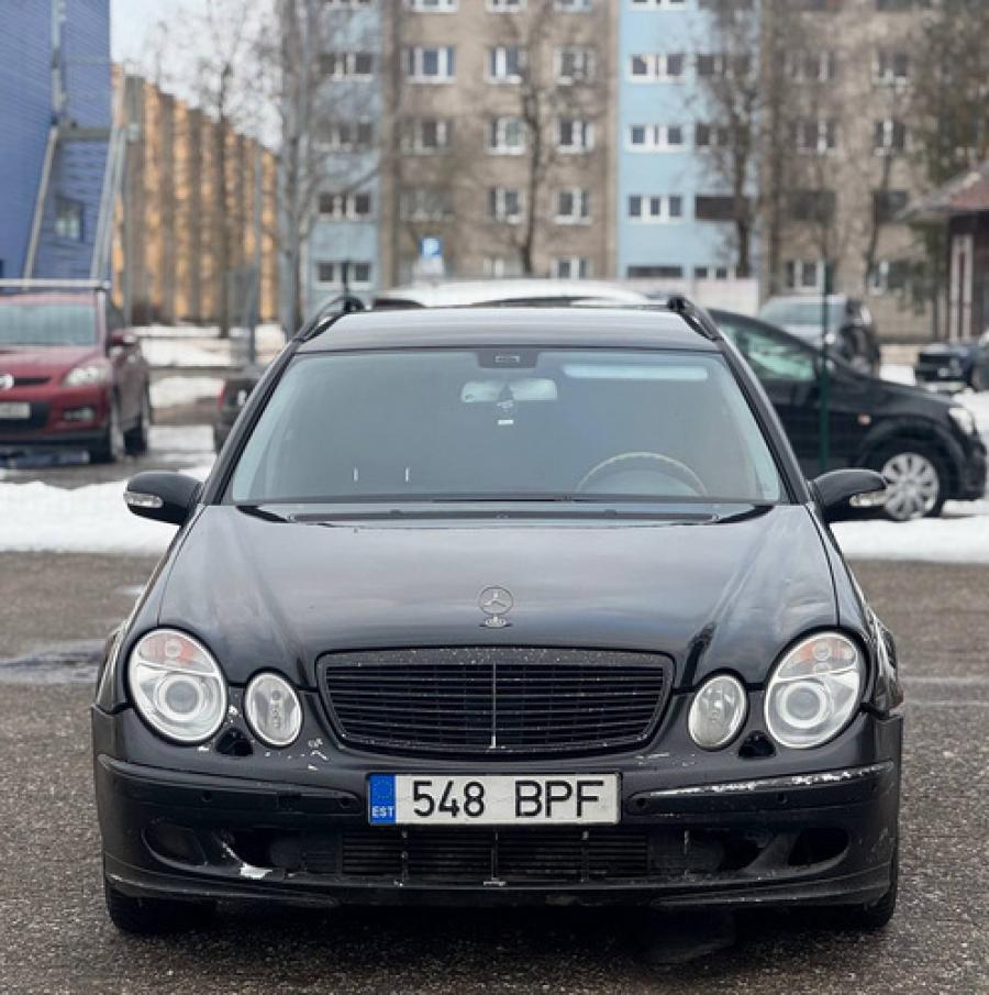 Черный Мерседес E 220 2005 в Нарва, объемом двигателя 2.20 л и пробегом 323 тыс. км за 1000 €, фото 3 на AUTOMOTO.COM.LV