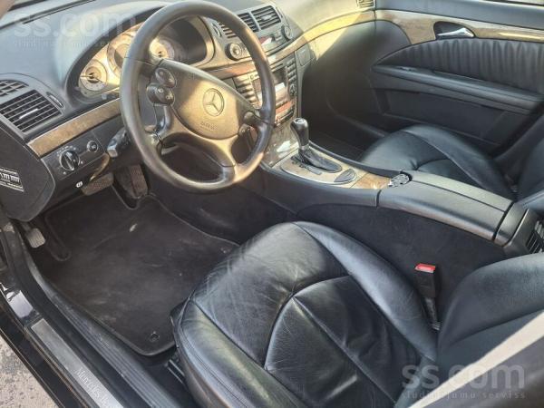 Черный Мерседес E 220 2006 в Даугавпилс, объемом двигателя 2.20 л и пробегом 285 тыс. км за 3500 €, фото 4 на AUTOMOTO.COM.LV