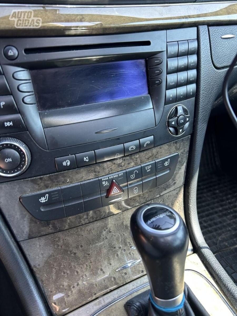 Melns Mercedes-Benz E 220 2006 Kupiškis, ar dzinēja tilpumu 2.10 L un nobraukumu 317 tūkst. km par 3100 €, foto 13 vietnē AUTOMOTO.COM.LV