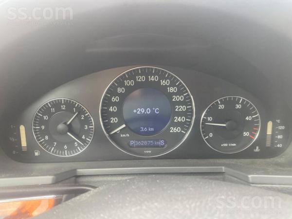 Black Mercedes-Benz E 220 2006 in Riga, with an engine capacity of 2.20 L and mileage of 363 thousand km for 1800 €, photo 7 on AUTOMOTO.COM.LV