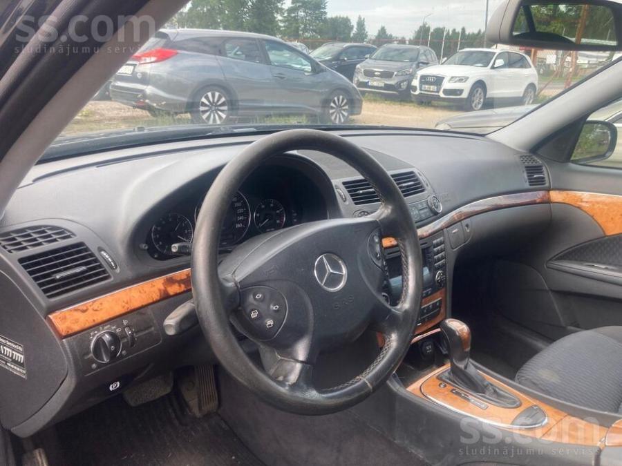 Черный Мерседес E 220 2006 в Рига, объемом двигателя 2.20 л и пробегом 363 тыс. км за 1800 €, фото 12 на AUTOMOTO.COM.LV