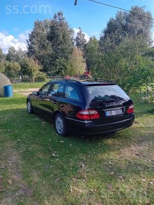 Black Mercedes-Benz E 220 2006 in Jelgava, with an engine capacity of 2.20 L and mileage of 360 thousand km for 2700 €, photo 3 on AUTOMOTO.COM.LV