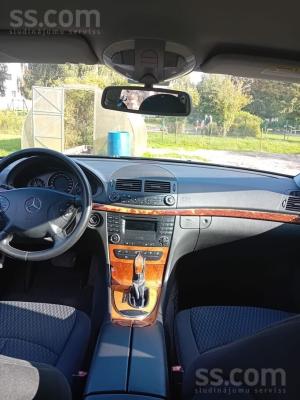 Black Mercedes-Benz E 220 2006 in Jelgava, with an engine capacity of 2.20 L and mileage of 360 thousand km for 2700 €, photo 5 on AUTOMOTO.COM.LV